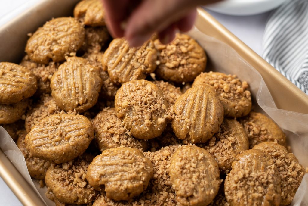 Melomakarona / Finikia (Greek Honey Cookies) | OMGfood